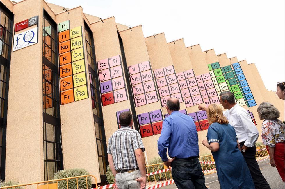 The world's biggest periodic table (probably) | News | Chemistry World